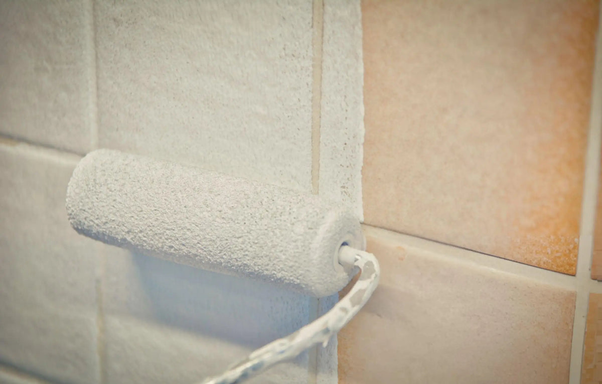 Fliesen streichen – Schritt für Schritt zum neuen Look — AlpenKalk GmbH